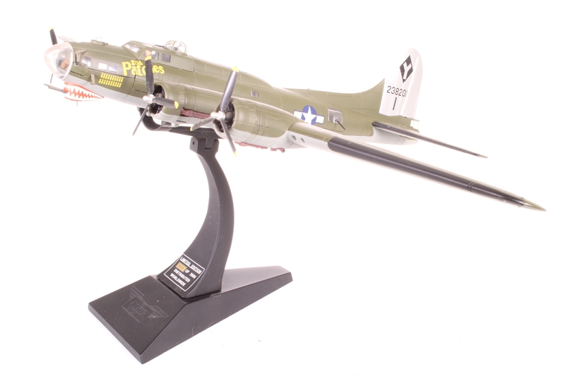 Corgi AA33305 Boeing B-17G Flying Fortress United States - Hattons