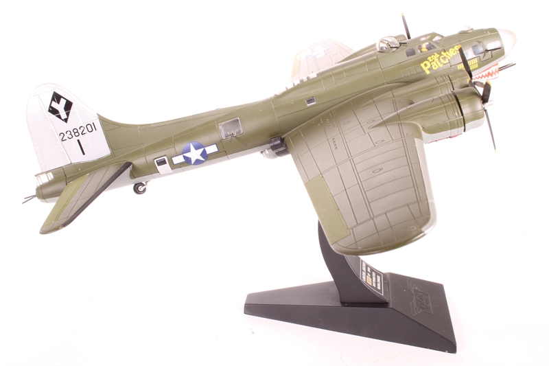 Corgi AA33305 Boeing B-17G Flying Fortress United States - Hattons