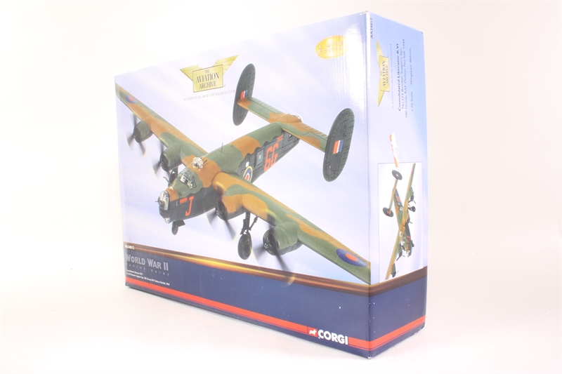 Corgi AA34012 Consolidated B-24J Liberator B.Mk.VI Royal - Hattons