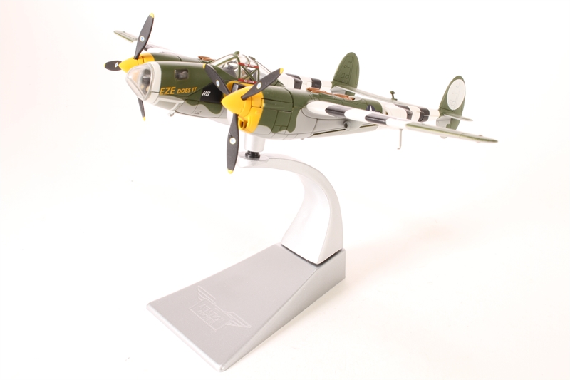 Corgi AA36602.(C)FP P-38J 'Droop Snoot' Lightning - 'Eze - Hattons