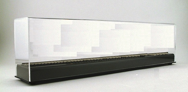 American Plastics AD50 Display Case (18" x 3" x 5")