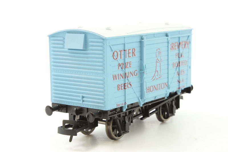 Dapol B000Otter4 10t ventilated van Otter Brewery Of Honiton No 4