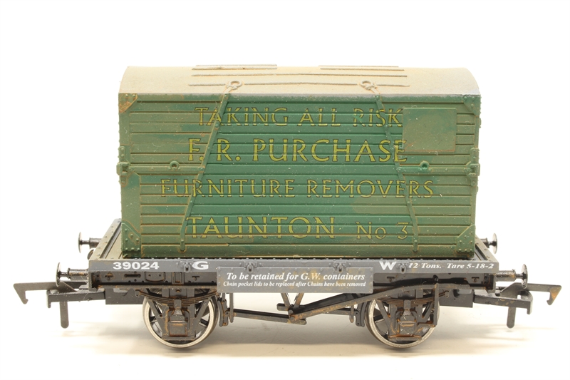Dapol B000Purchase Conflat A wagon in GWR grey with BD container 'F.R