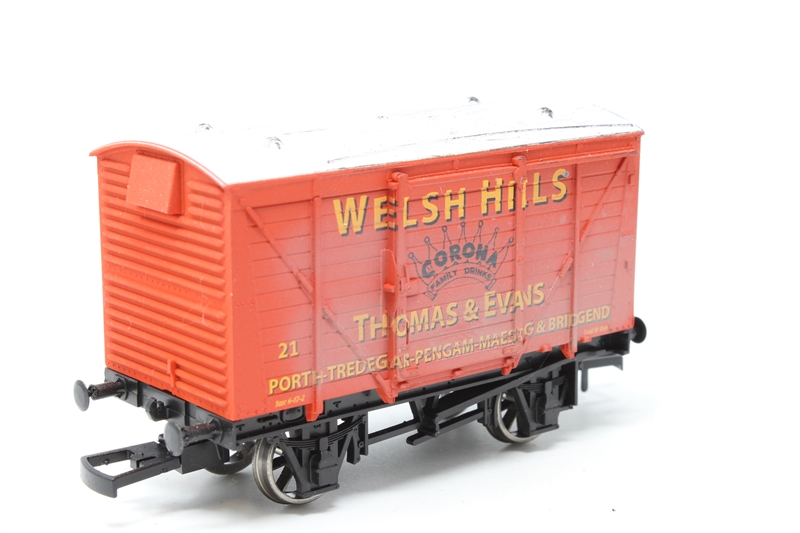 Dapol B000WHills 10t single vent van 'Welsh Hills - Thomas & Evans'