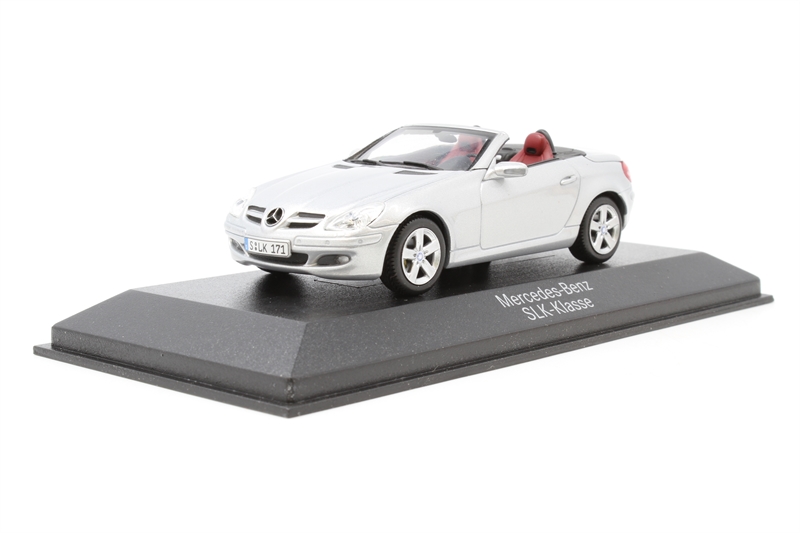 Minichamps B6-696-1971 Mercedes-Benz SLK - Hattons