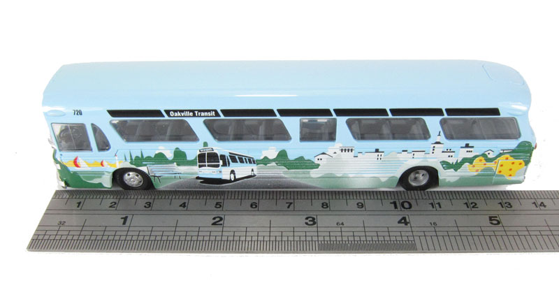 Busch 44530BUS American Fishbowl Bus HO scale