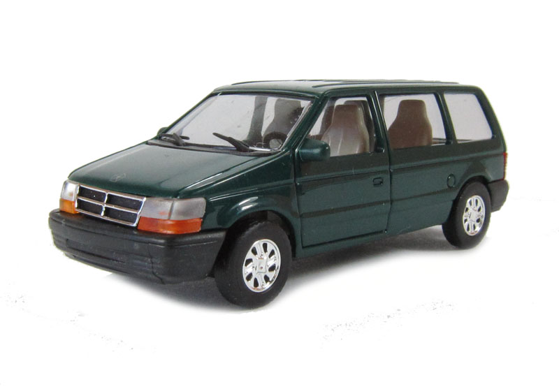 Busch 44600BUS Chrysler Voyager HO scale.