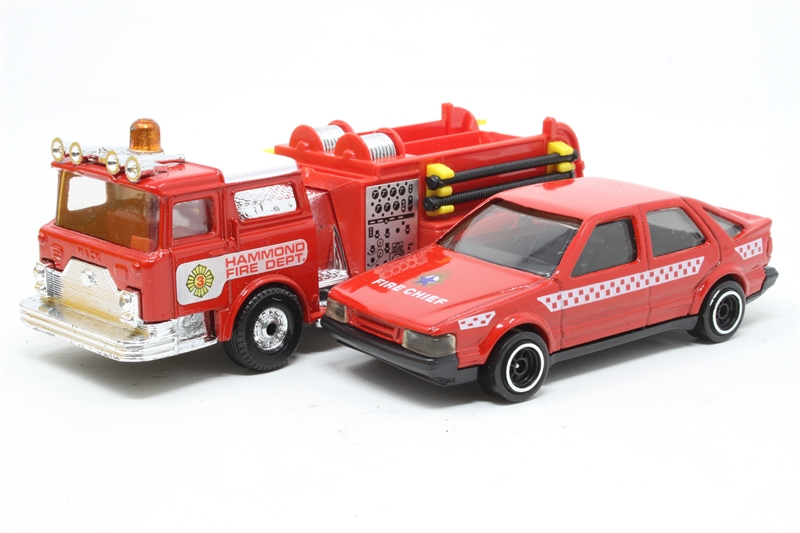 Corgi C27 Fire Set, Fire Engine and fire Chiefs car - Hattons