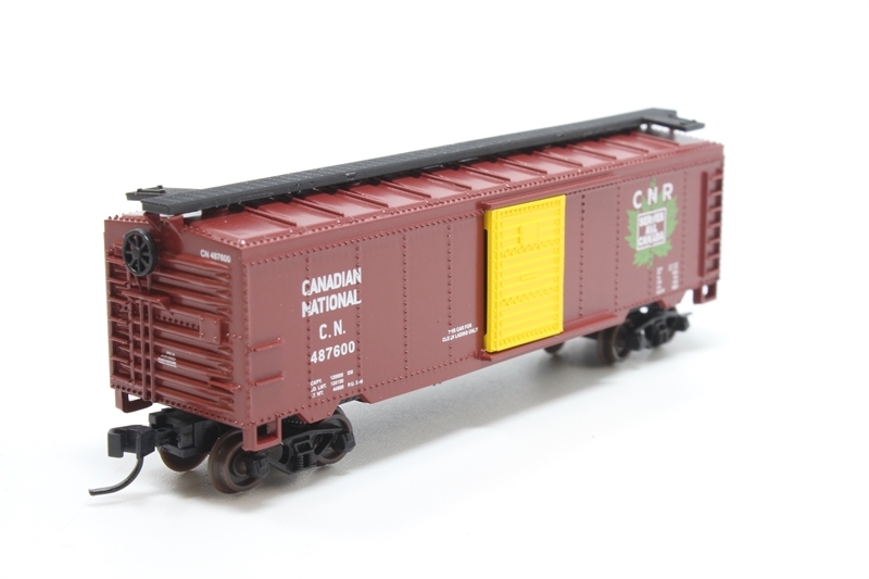 Life-Like C8250321 40' steel single sliding door boxcar of the Canadian