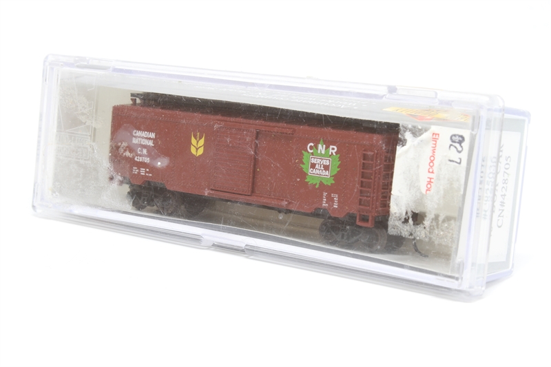 Life-Like C825036 40' steel single sliding door boxcar of the Canadian