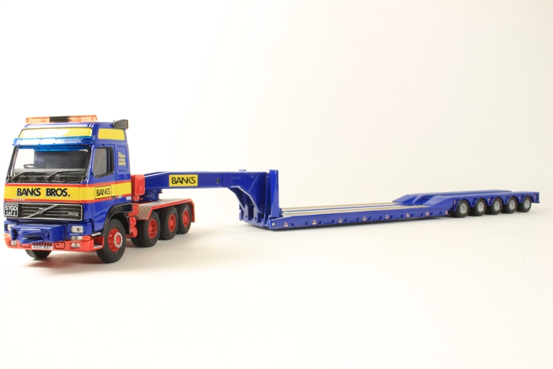 Corgi CC12406 Volvo Globetrotter 'Banks Bros' & Trailer - Hattons