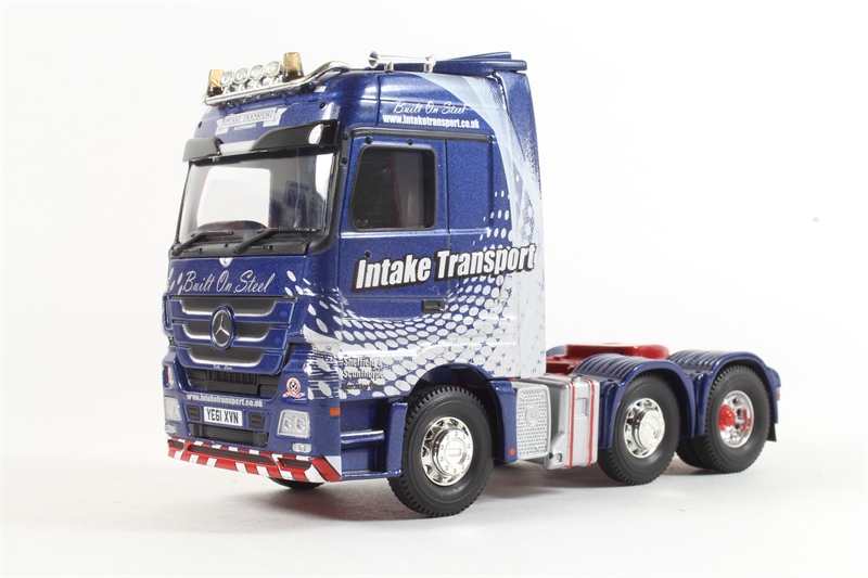 Corgi CC13830 Mercedes Actros - 'SUFC Intake'