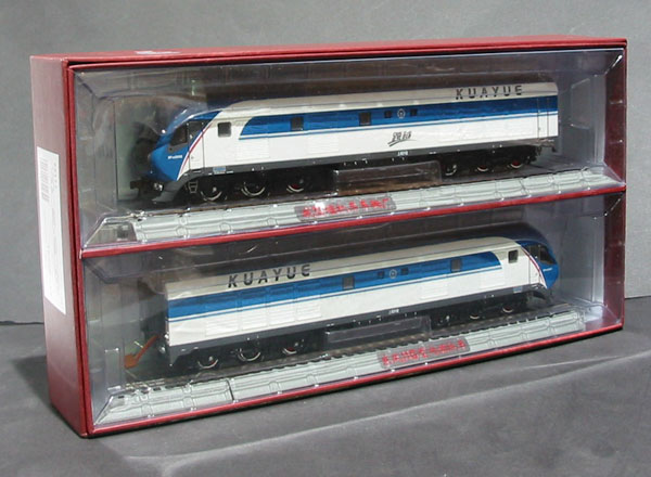 Bachmann China CD00601 Class DF11G 2 car "Kuayue" diesel electric double