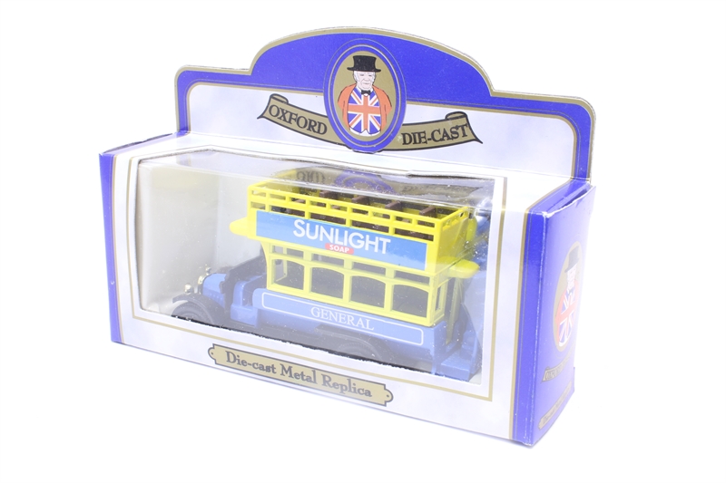 Oxford Diecast CS010 AEC 34-Seat Bus 'Sunlight Soap' - Hattons