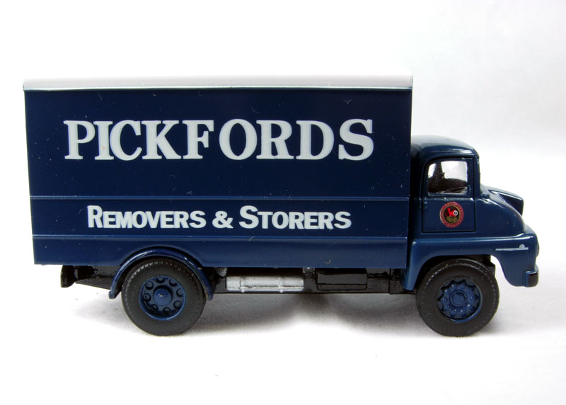 Base Toys D-09 Thames Trader lorry in Pickfords livery