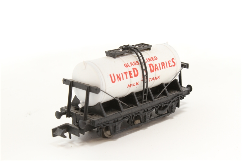 Dapol DAGM280 6 Wheel Milk Tanker "United Dairies" - Limited Edition ...