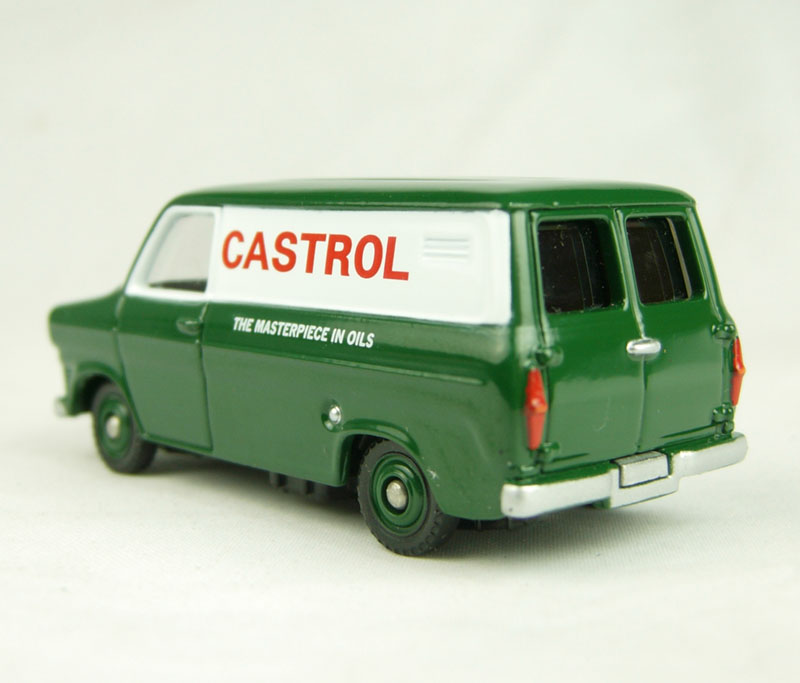 Lledo DG200005 Ford Transit van "Castrol". Non limited