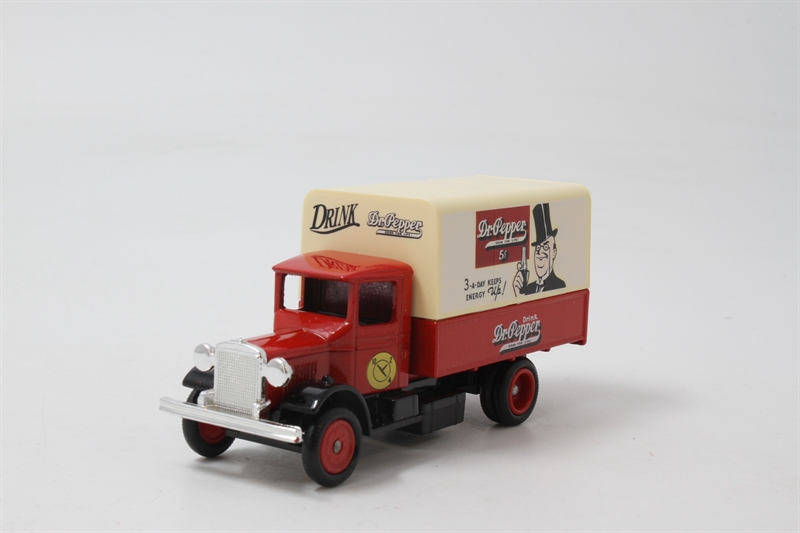 Lledo DG28034 Mack canvas truck Dr Pepper