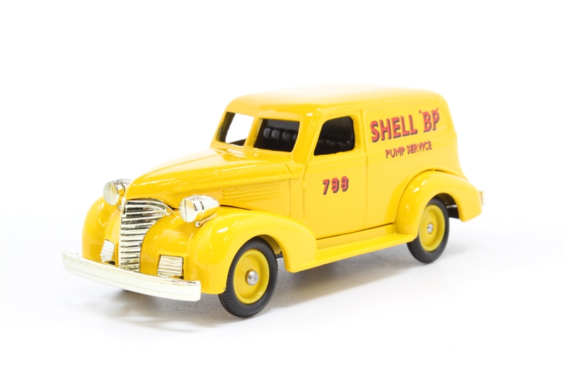 Lledo DG30015 Chevrolet van 'Shell - BP'