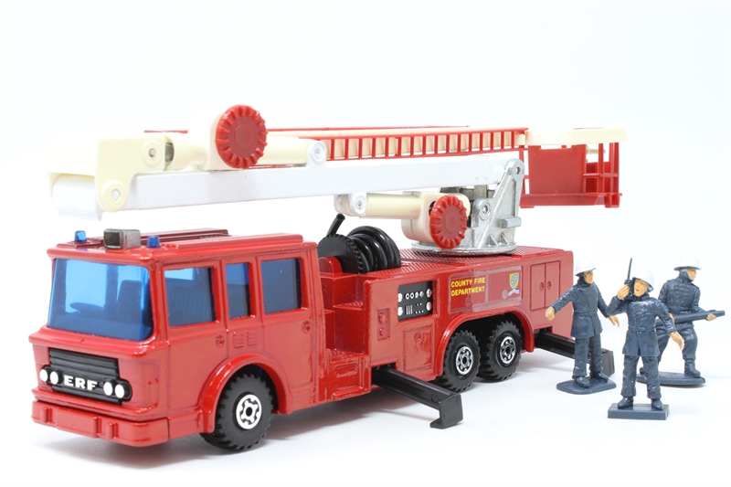 Matchbox EM-10 ERF Snorkel Fire Engine Set