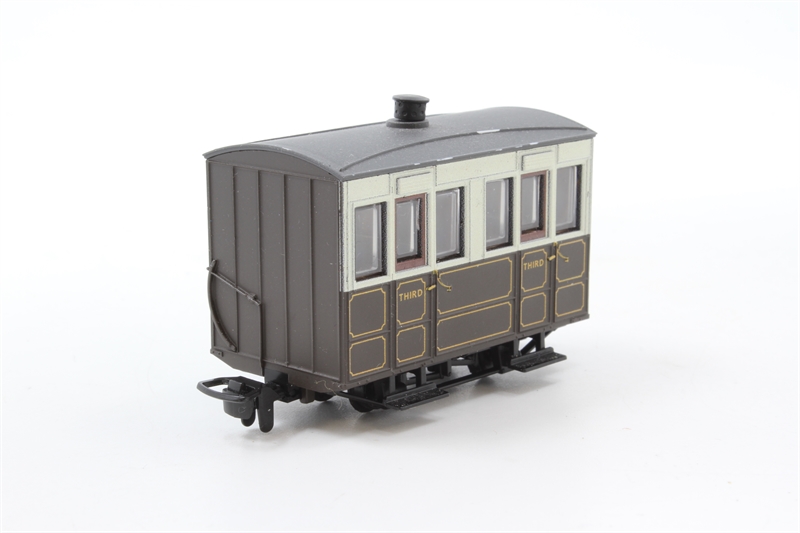 Peco Products GR-500FD 4-wheel enclosed coach in Glyn - Hattons