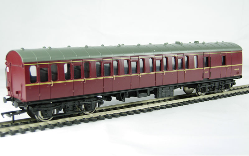 Bachmann Branchline H643 Pair of Mk1 suburban coaches (1 - Hattons