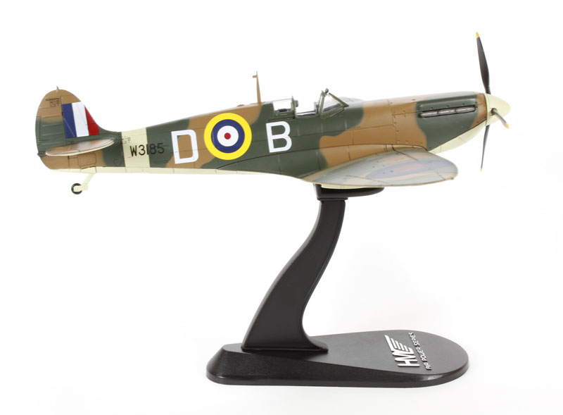 Hobby Master HA7807 Supermarine Spitfire Mk VA Royal Air Force W3185/DB