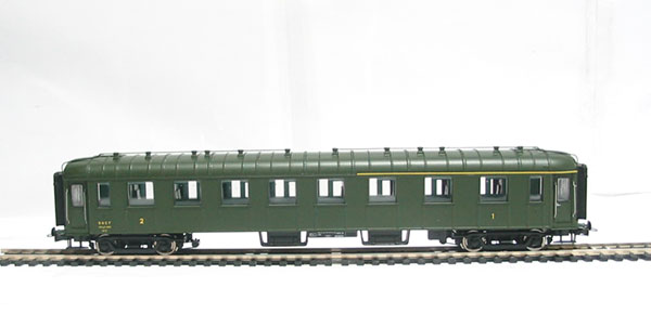 Jouef HJ4000 OCEM 1st/2nd class passenger coach of the French SNCF in - Hattons