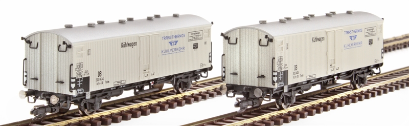 Arnold HN9724 DB 4-wheel Refrigerated Ferry Wagons in - Hattons