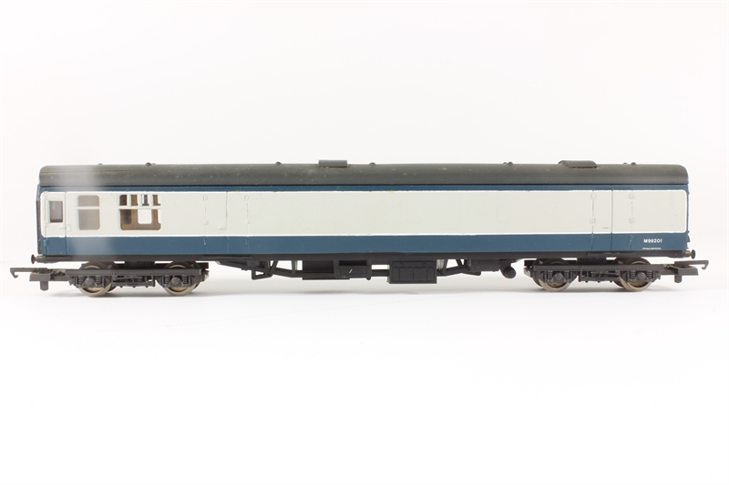 Scratchbuilt KB094 BR Mk 1 Bullion Coach & Bullion carrier - Hattons