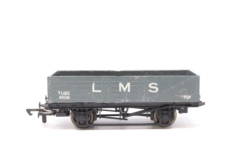 Kitbuilt (unknown brand) KB1003 Tube wagon in LMS grey - built on Airfix