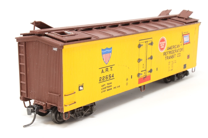 Accurail KB1111 40' wood reefer #22654 'American - Hattons