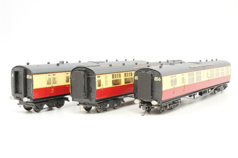 Southern Pride KB1986 2x Bulleid semi open brake third and 1x Bulleid