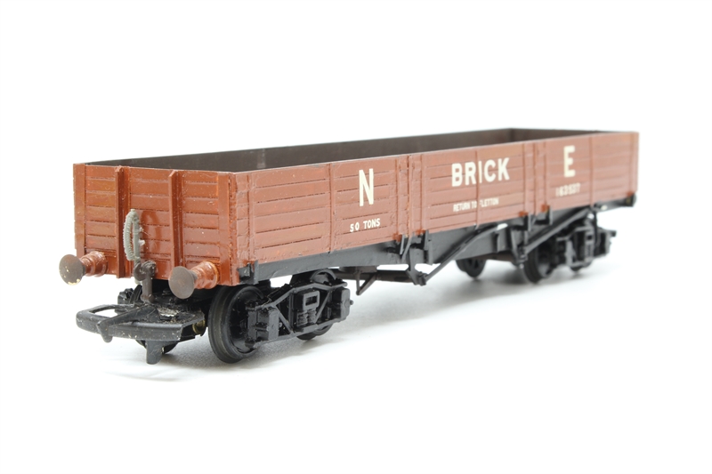 Kitbuilt KB2101 LNER bogie brick wagon 163537 in NE brown - Hattons