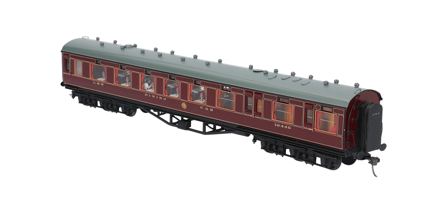 Kitbuilt KB2289 68' 12-wheel dining car 10440 in LMS - Hattons
