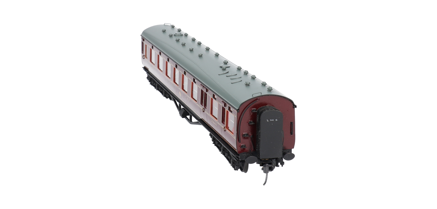 Kitbuilt KB2289 68' 12-wheel dining car 10440 in LMS - Hattons