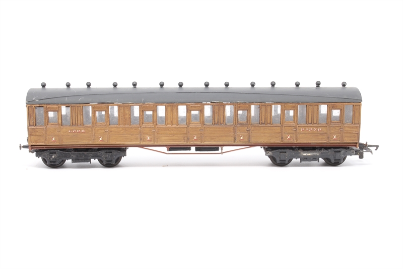 Scratchbuilt KB903 LNER Gresley suburban coach rake in LNER teak - kit