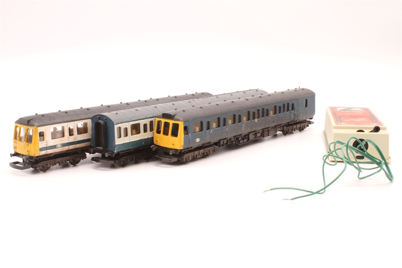 Lima L103406 Class 117 DMU in BR White/Blue train set - Hattons