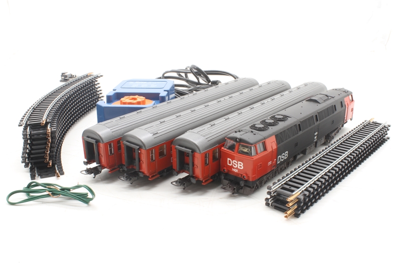 Lima L2192SH DSB Intercity Trainset - Hattons