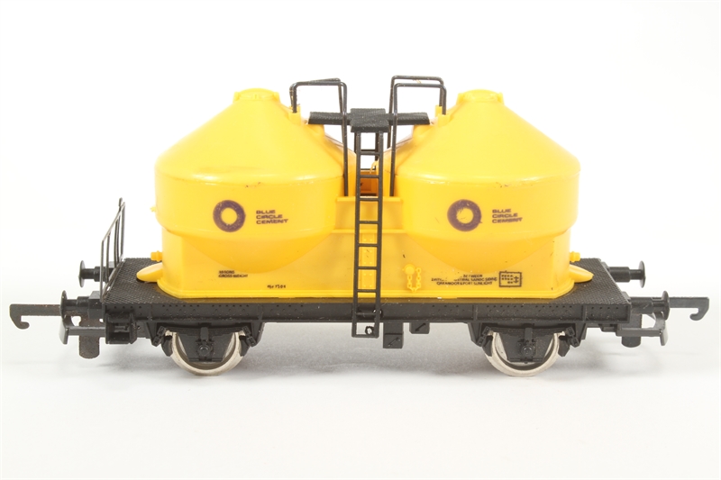 Lima L302805 Twin Silo Cement Wagon in Blue Circle Livery - Hattons