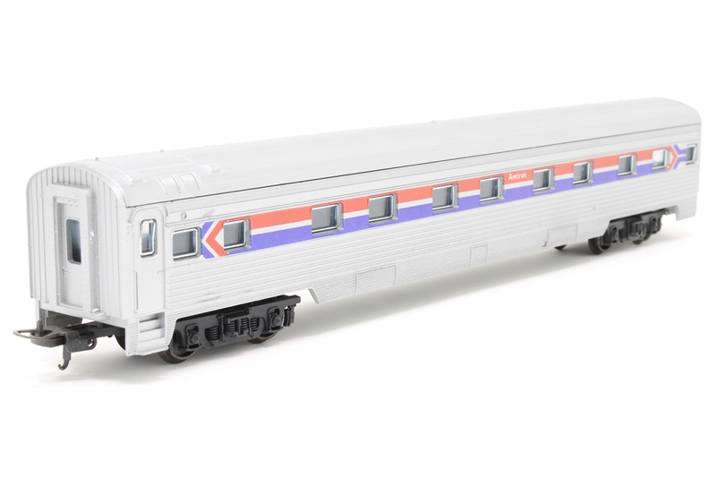Lima L303600 'Streamliner' passenger carriage of the Amtrak