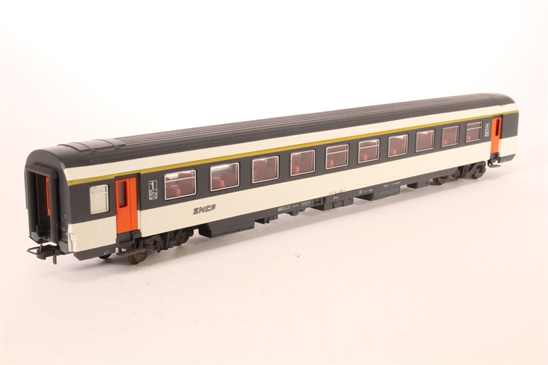 Lima L309184 SNCF Coach First Class - Hattons