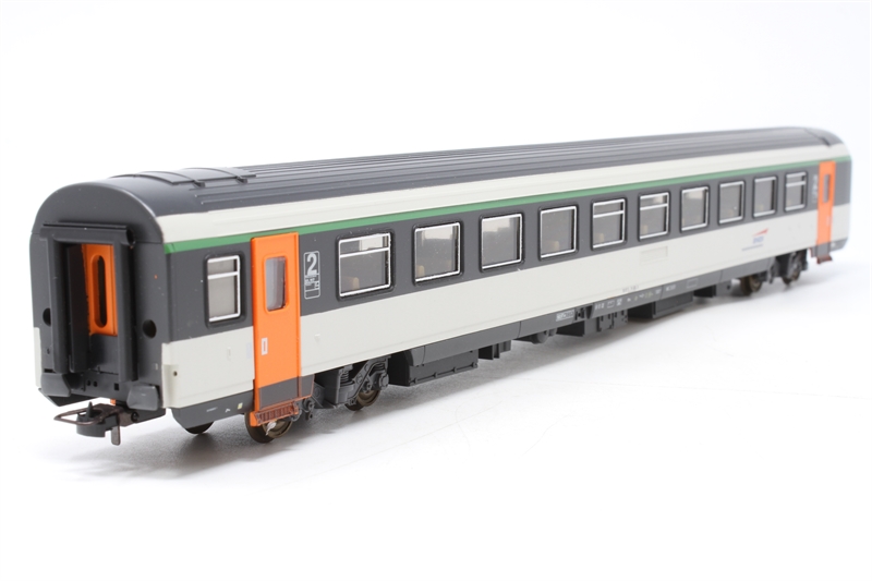 Lima L309451 2nd Class passenger coach of the SNCF 50 87 - Hattons