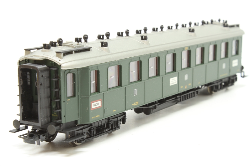 Liliput L384710 CCu type 3rd Class express passenger car of the Baden