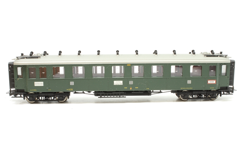 Liliput L384710 CCu type 3rd Class express passenger car of the Baden