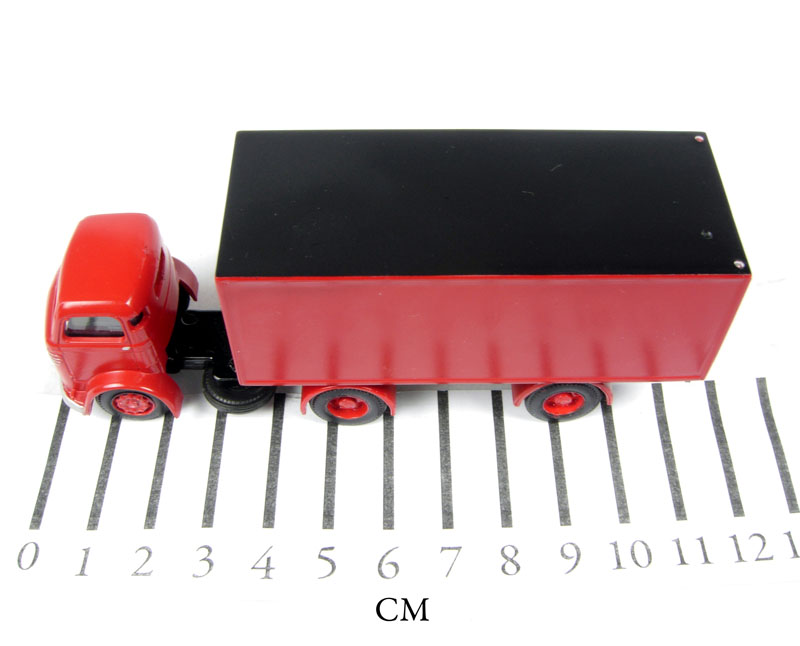 Base Toys LC-X21 Commer 6 wheel box van in red