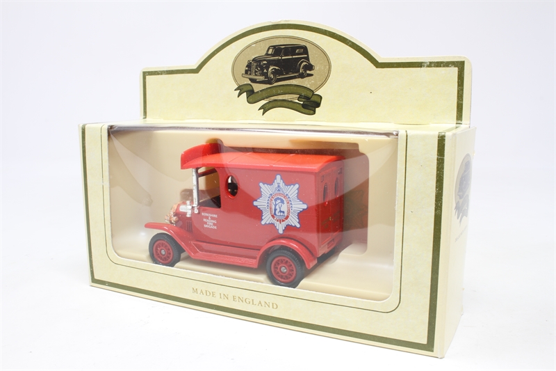 Lledo LP06477 Ford Model T van Berkshire & Reading Fire Brigade
