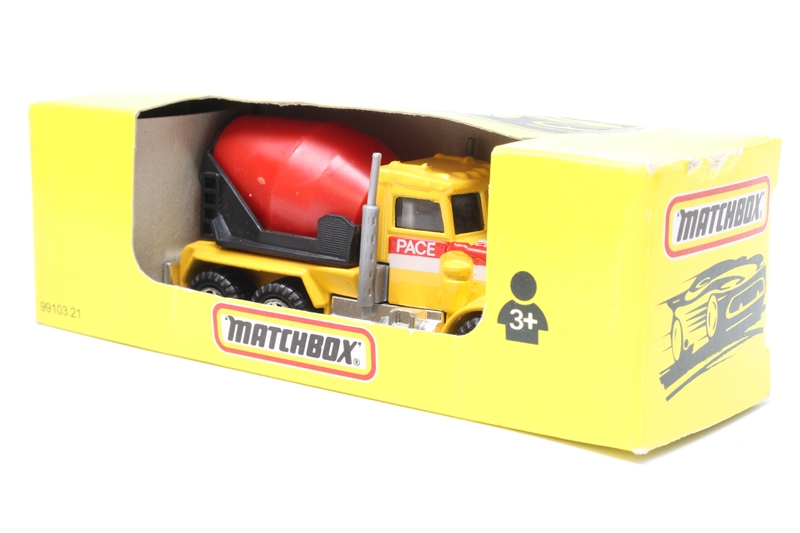 Matchbox MB19-PACE Pace Construction - Peterbilt Cement mixer