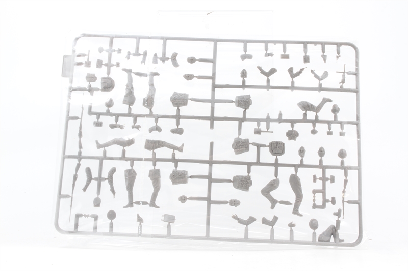 Master Box Ltd MB3590 Accident Soviet & German military men, summer, 1941