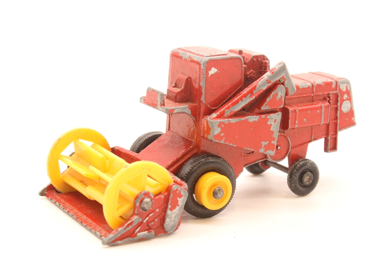 Matchbox MB636 Combine Harvester - Hattons